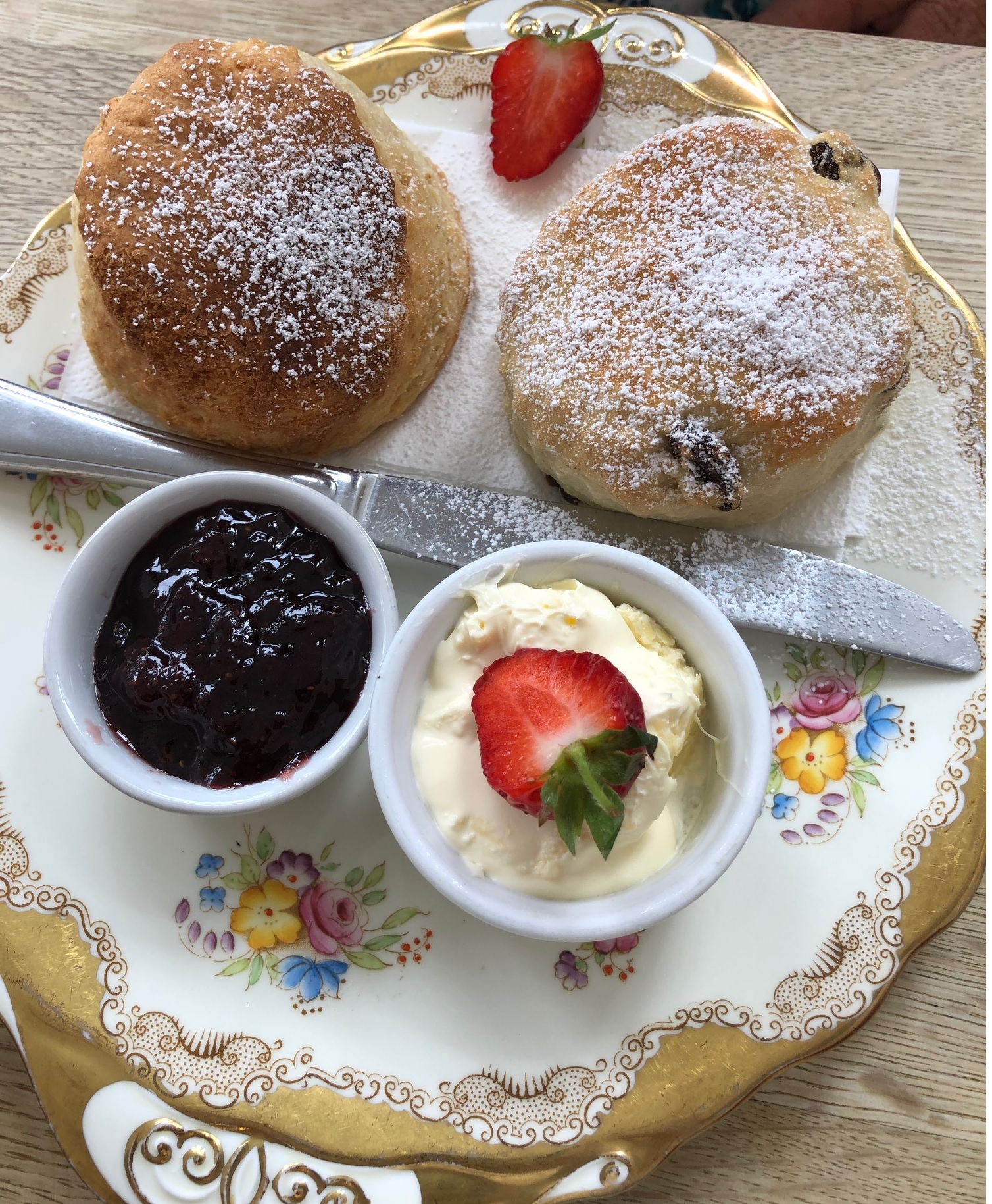 The Old Tea House in Wadebridge: Crab sandwiches and a Cream Tea